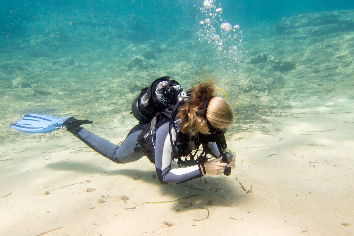 Scuba Diving for Women – How to Become a Confident Scuba Diver – Empty ...