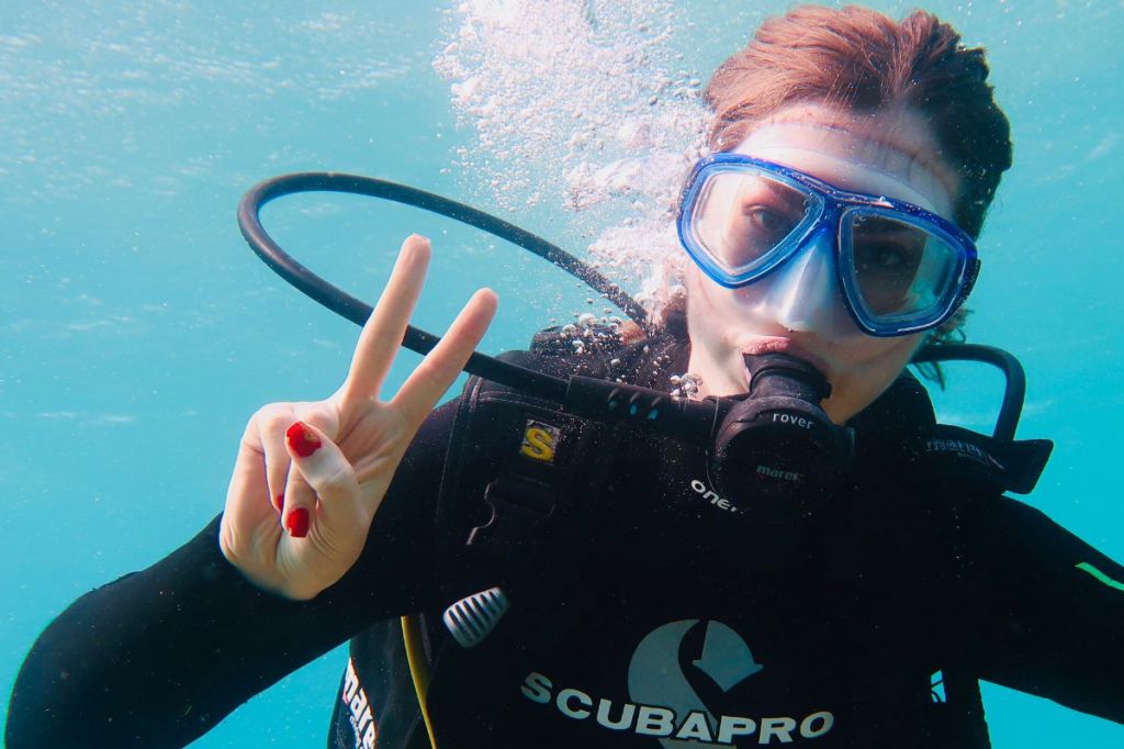 Confident Female Scuba Divers BWRAF, 5-Point Descent, and Ascent ...